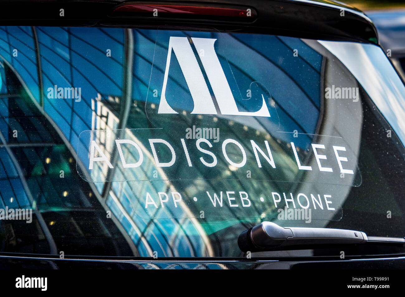 Addison lee taxi cab hi-res stock photography and images - Alamy