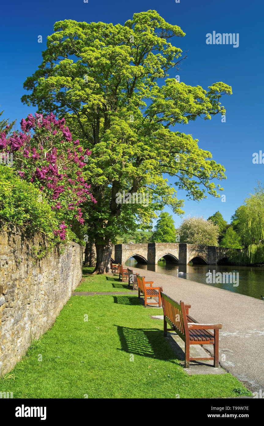 Bridge over the River Wye at Bakewell, Derbyshire, Peak District Stock ...