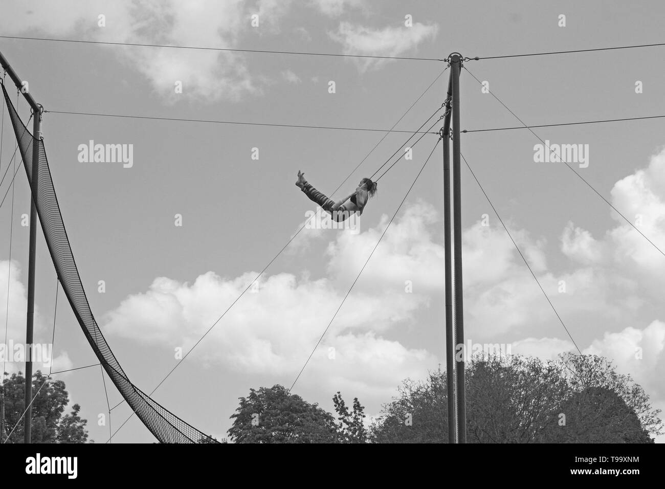 Trapeze artists structure hi-res stock photography and images - Alamy