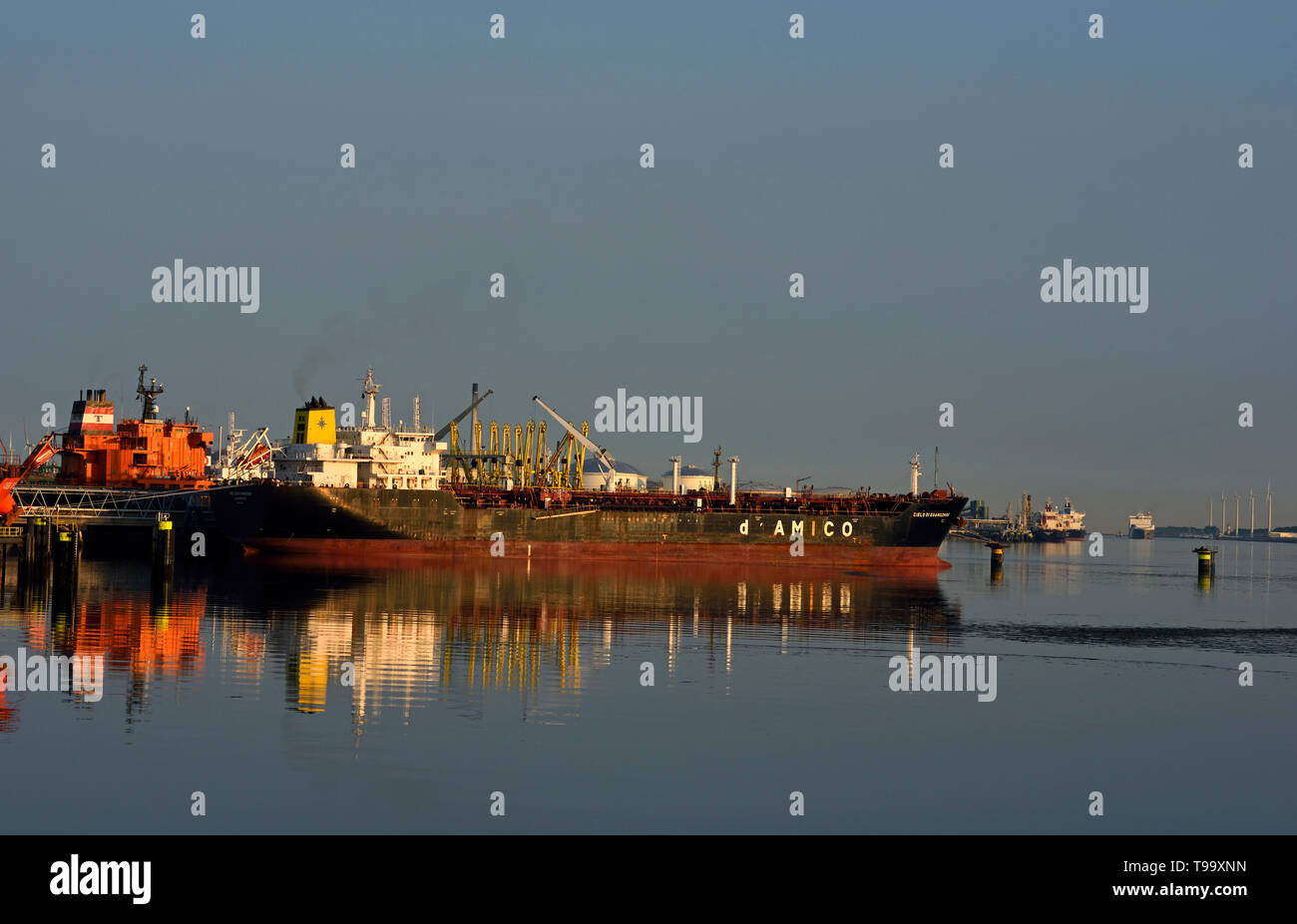 Parcel tanker hi-res stock photography and images - Alamy