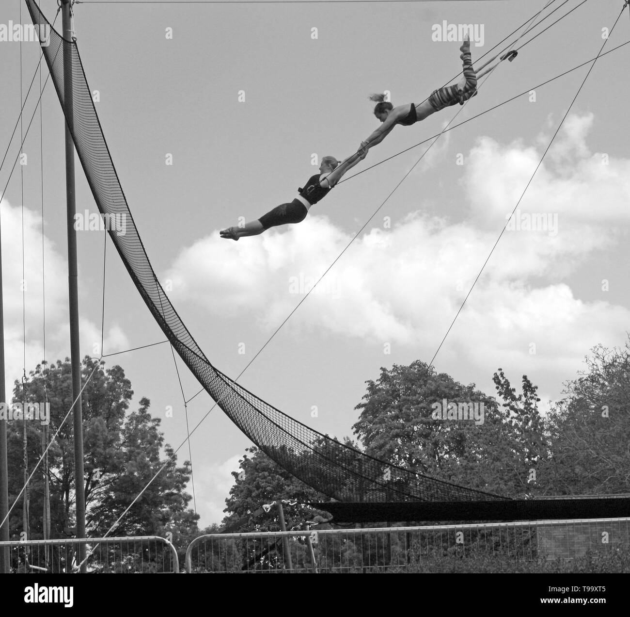 Trapeze artists structure hi-res stock photography and images - Alamy