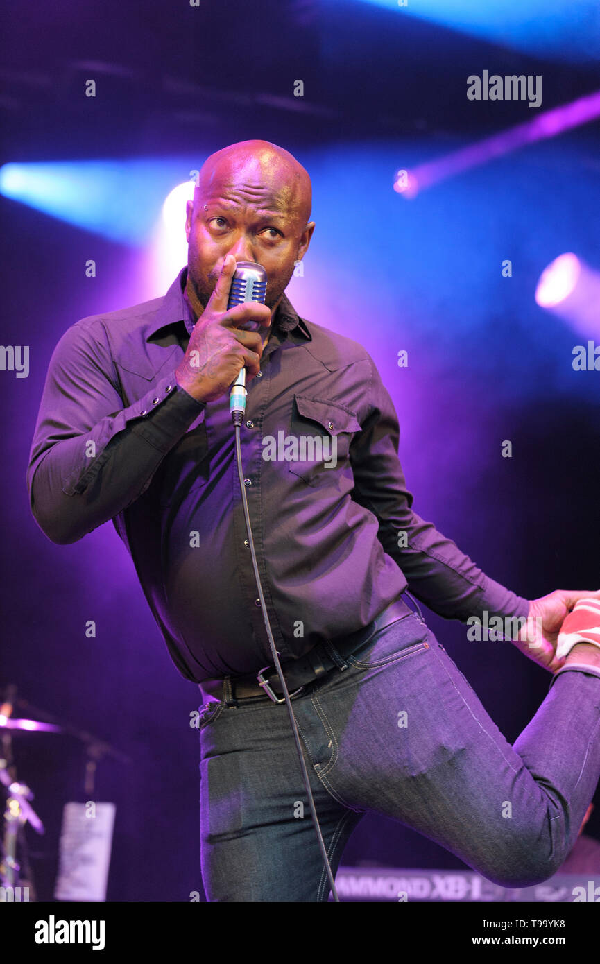 Kelvin swaby singer hi-res stock photography and images - Alamy