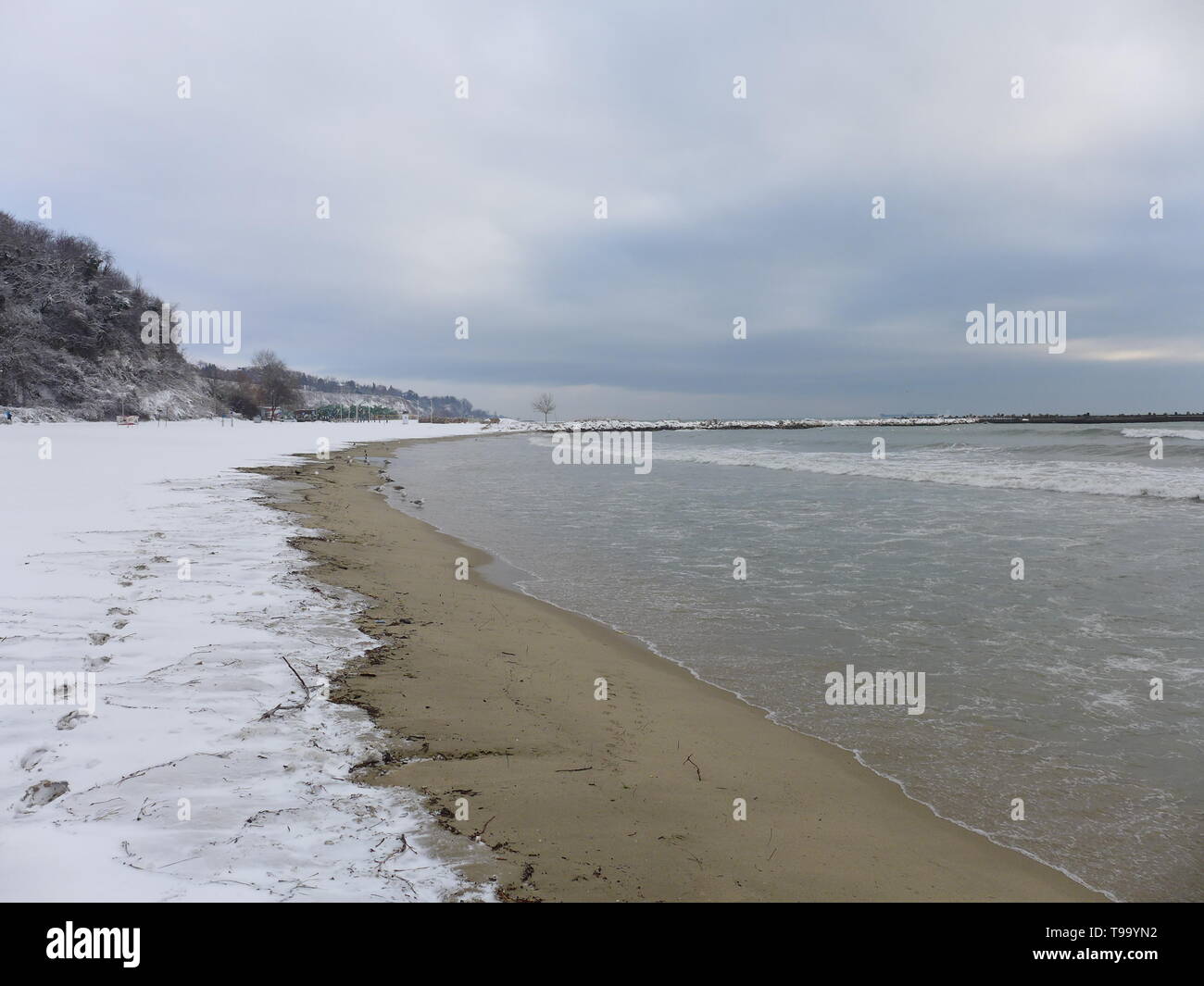 Blach beach hi-res stock photography and images - Alamy