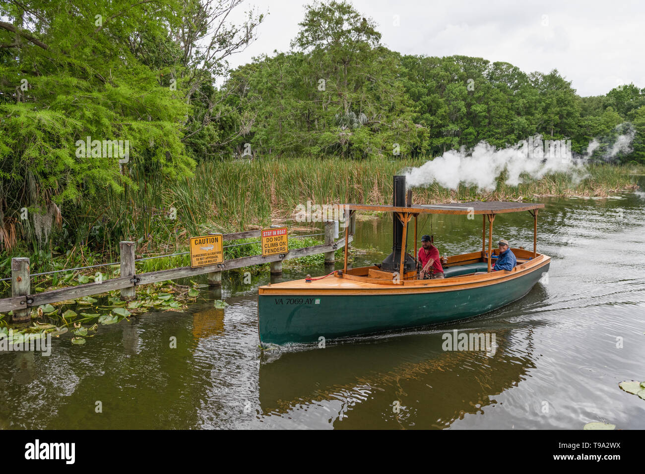 Small steamboat hi-res stock photography and images - Alamy