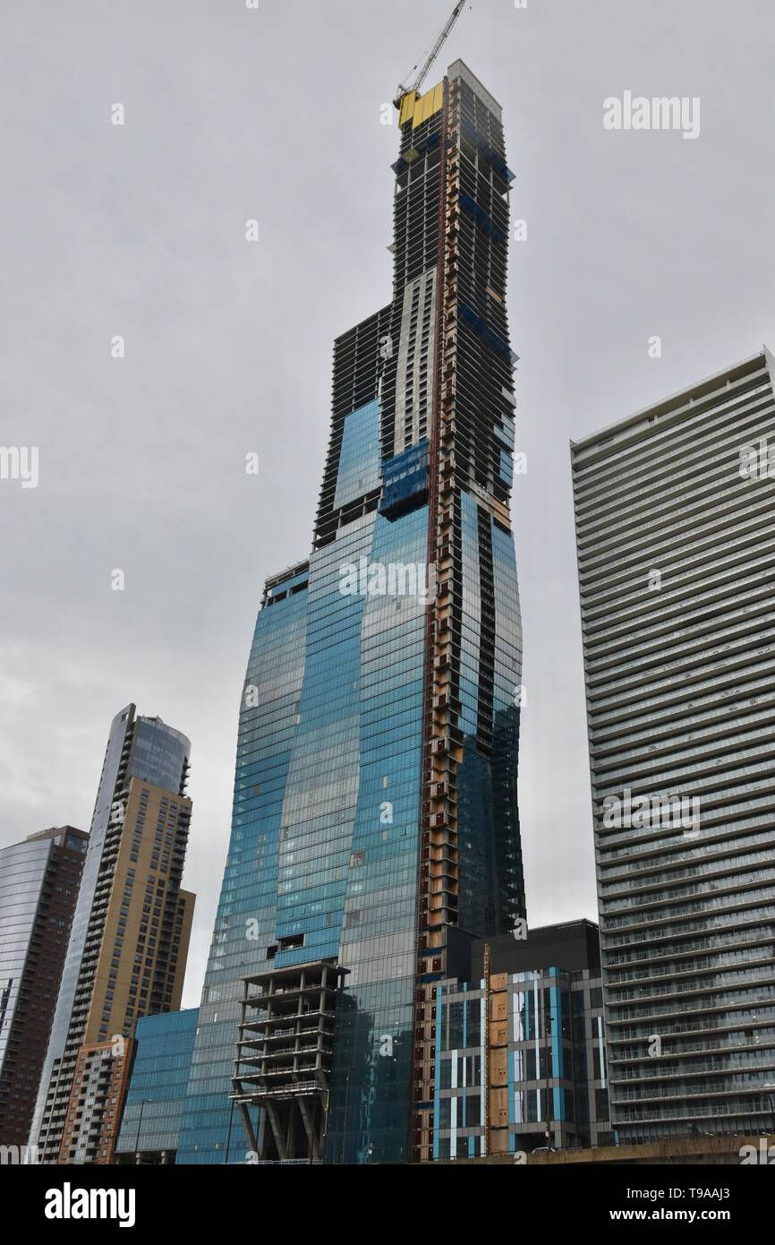 Vista Tower, the third tallest tower in Chicago, under construction ...
