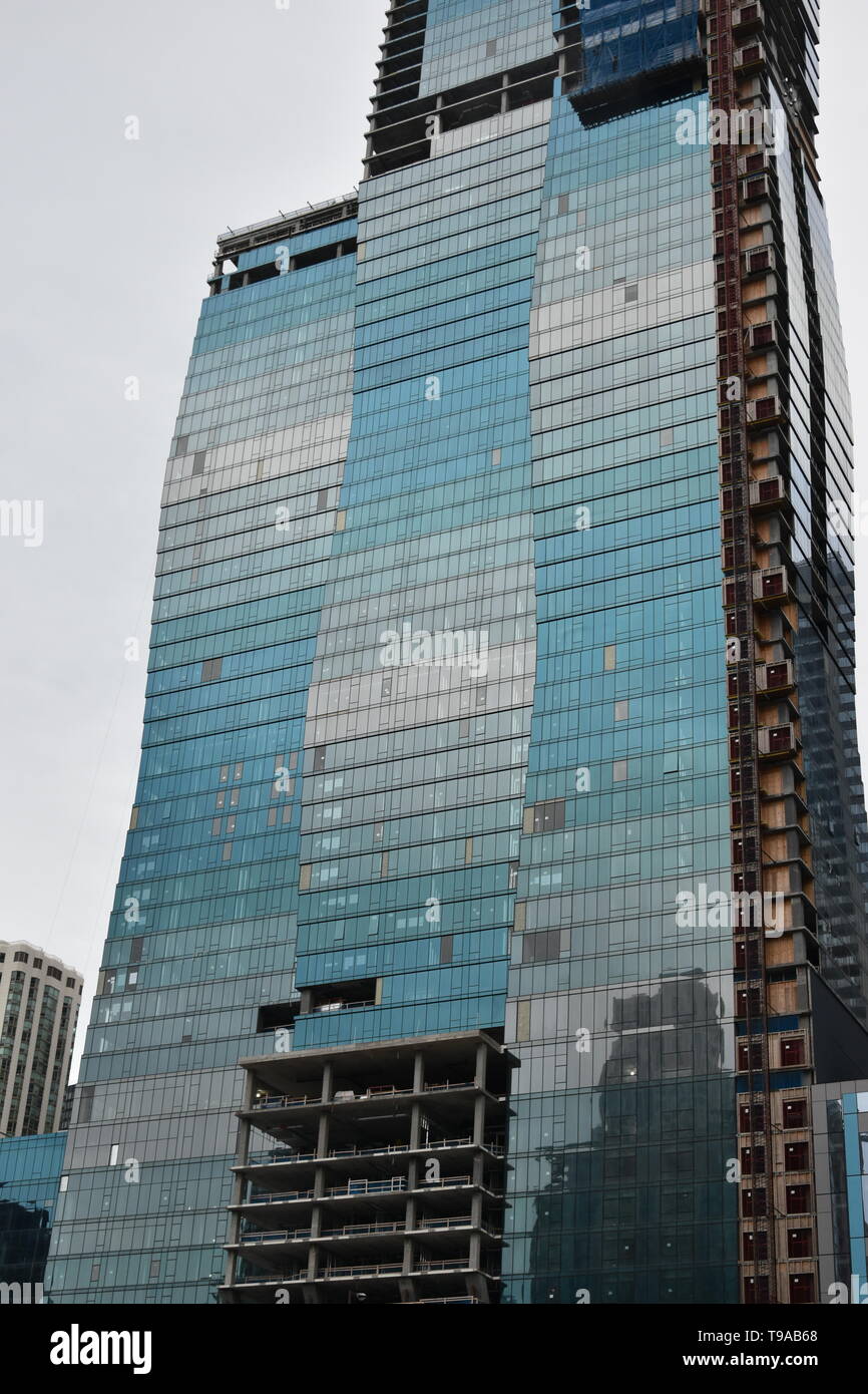 Vista Tower, the third tallest tower in Chicago, under construction ...