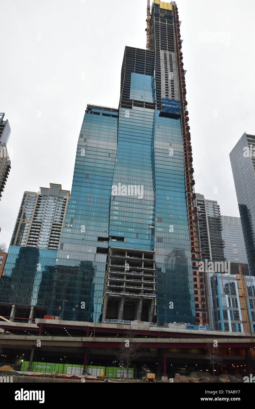 Vista Tower, the third tallest tower in Chicago, under construction ...