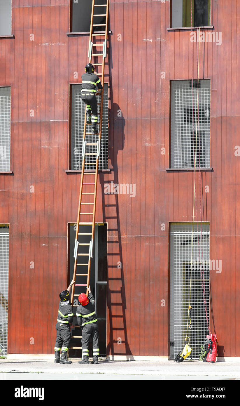 Firemen barrack hi-res stock photography and images - Alamy