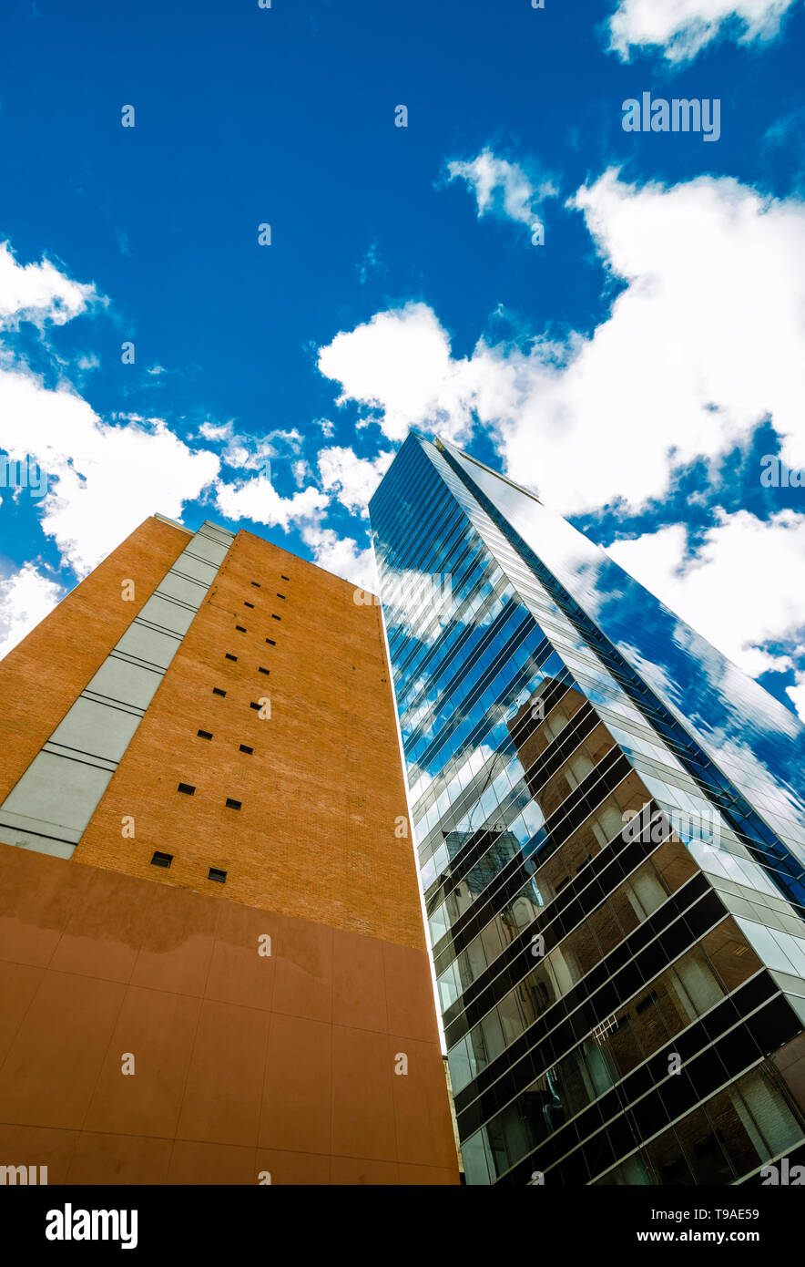 Tall modern architecture hi-res stock photography and images - Alamy