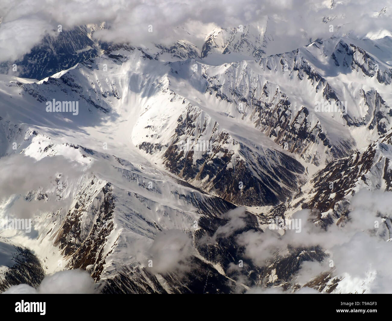 The wonderful mountains of the swiss alps travel photography hi-res ...