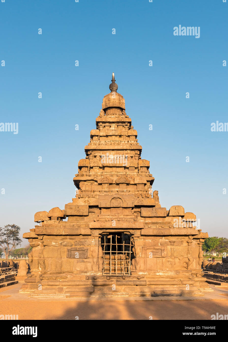 Structural temple hi-res stock photography and images - Alamy