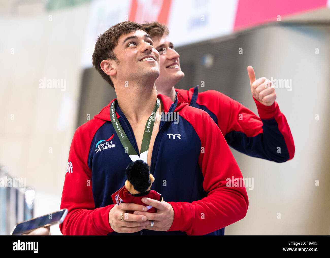 Matty lee dive hi-res stock photography and images - Alamy
