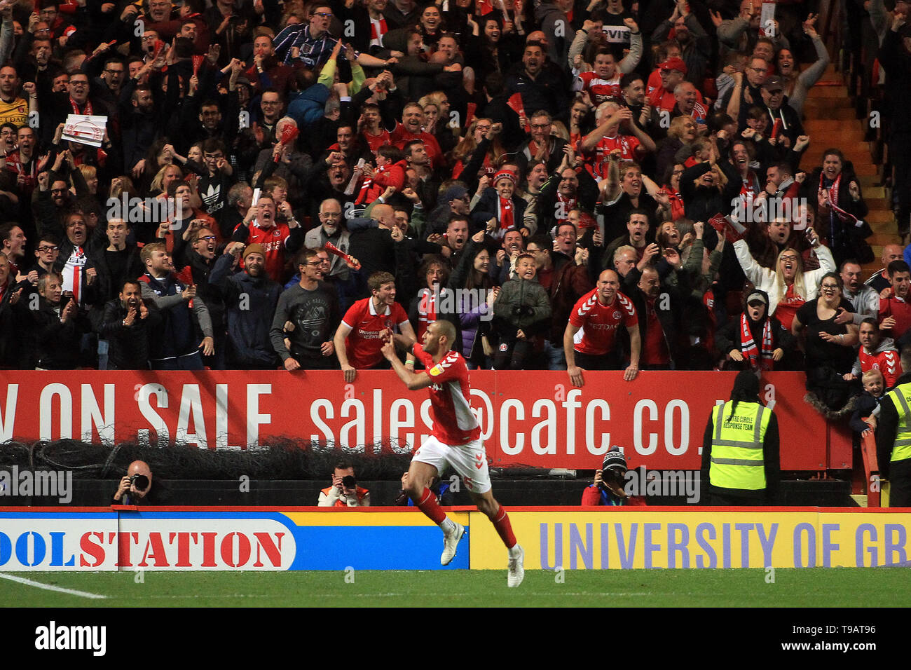 Charlton athletic hi-res stock photography and images - Alamy