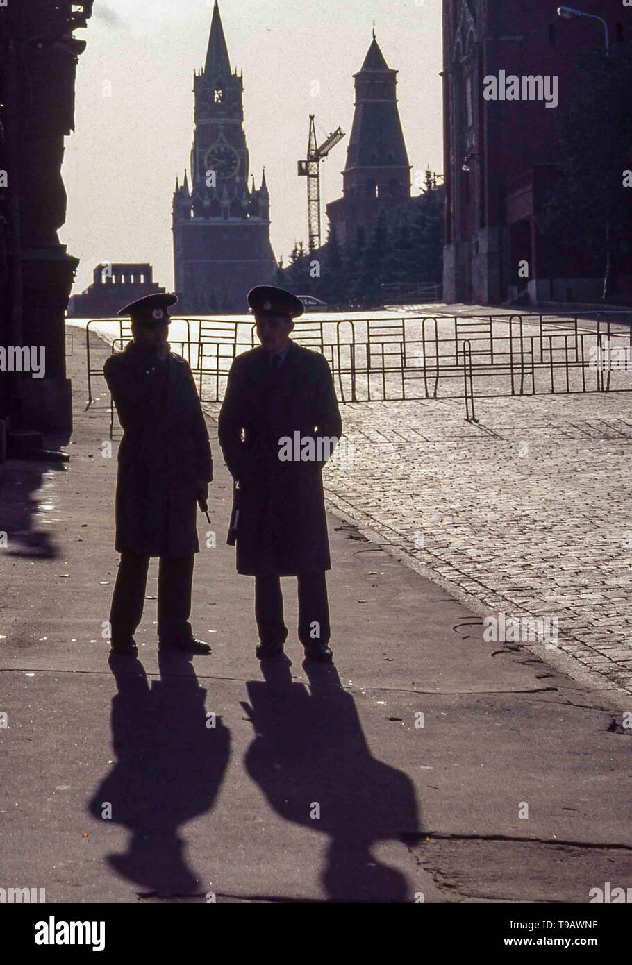 Moscow, Russia. 1st Oct, 1992. A pair of uniformed guards in Red Square ...