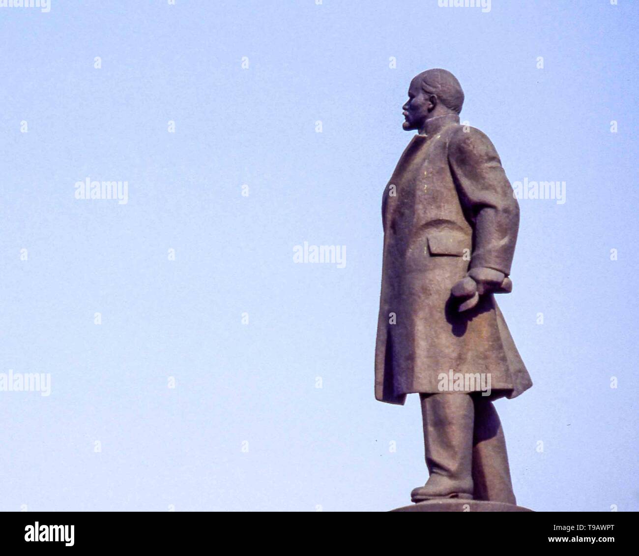 Moscow, Russia. 1st Oct, 1992. Statue of Vladimir Lenin, Russian ...