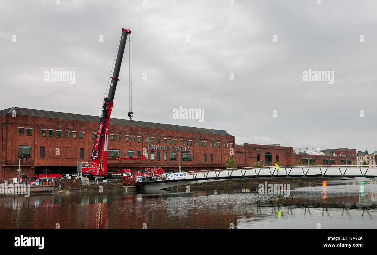 Mary bridge hi-res stock photography and images - Alamy