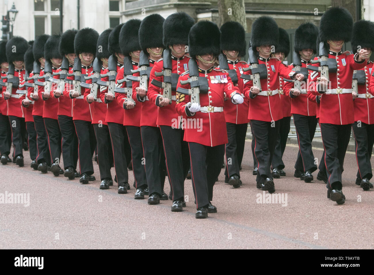 Britain royal family trooping colour hi-res stock photography and ...
