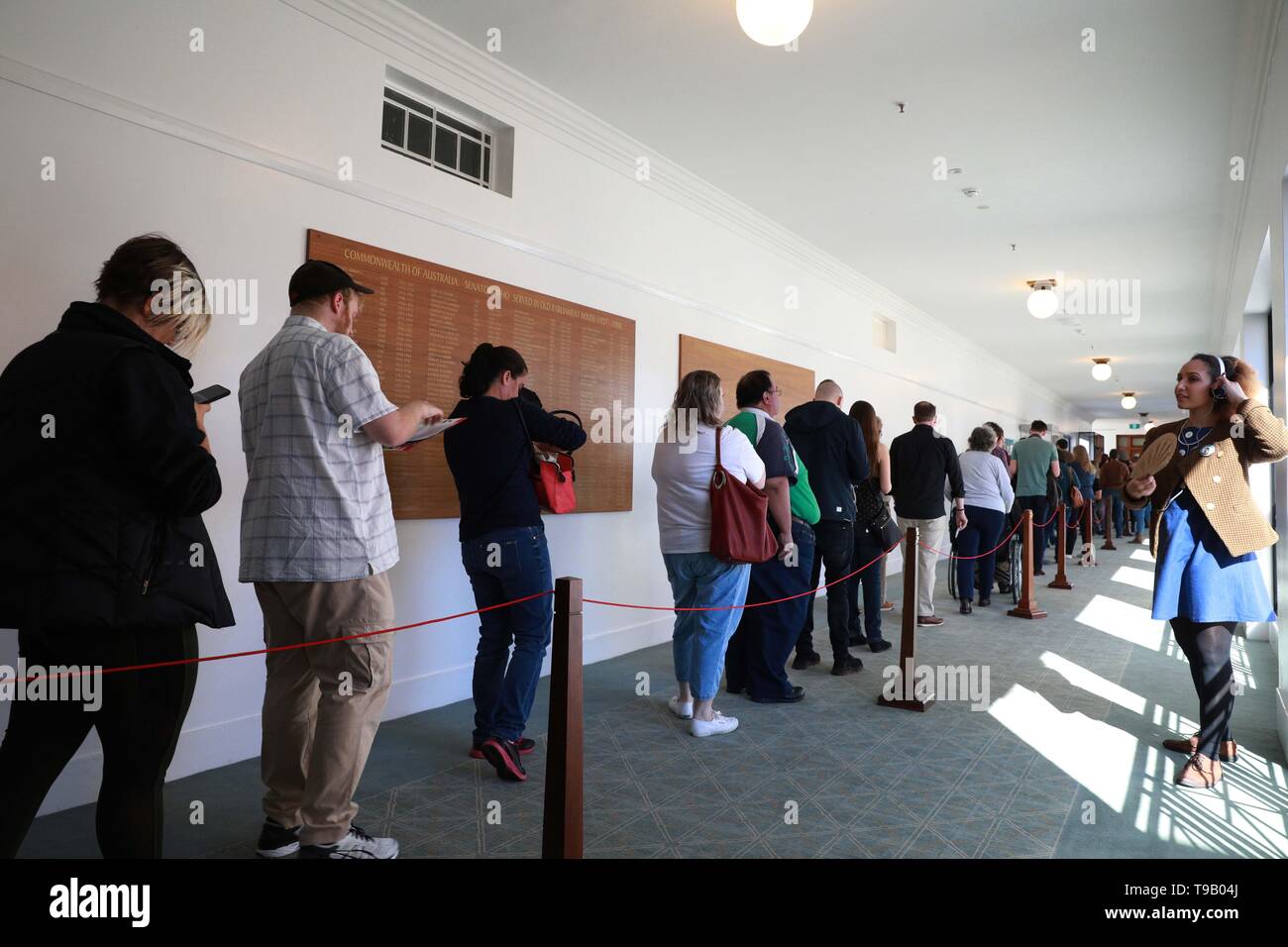 Voters queue hi-res stock photography and images - Alamy