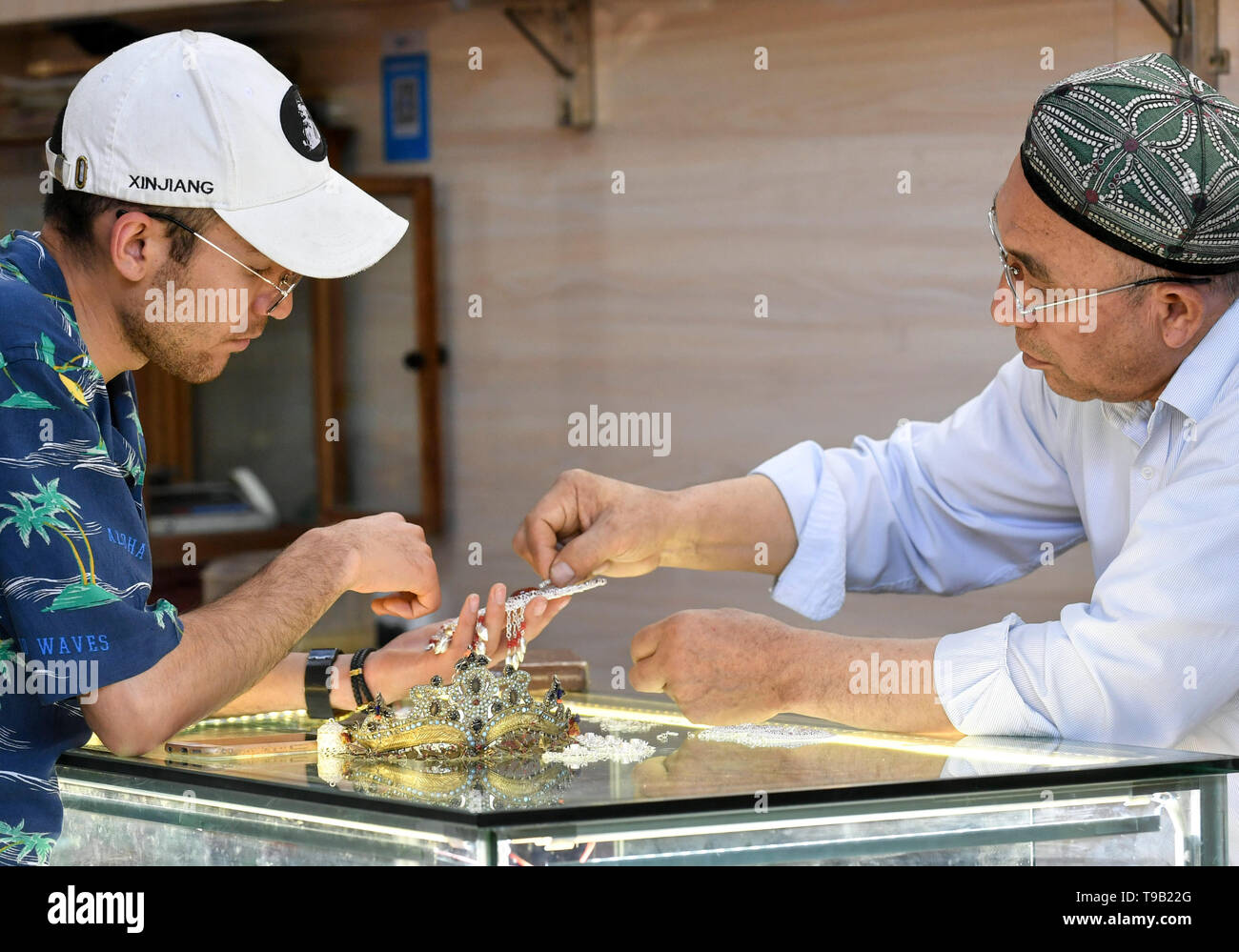 L tailor hi-res stock photography and images - Alamy