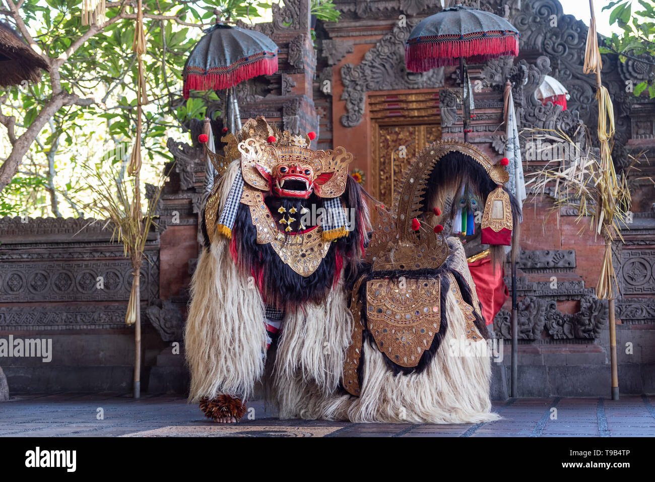 Barong dance mask of lion hi-res stock photography and images - Alamy