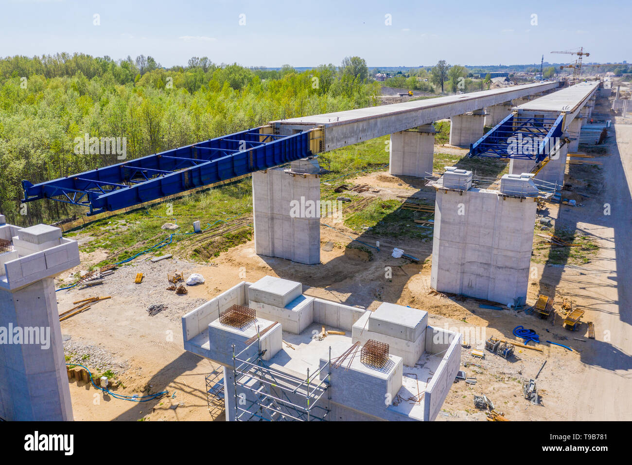 Construction site railroad overpass hi-res stock photography and images ...