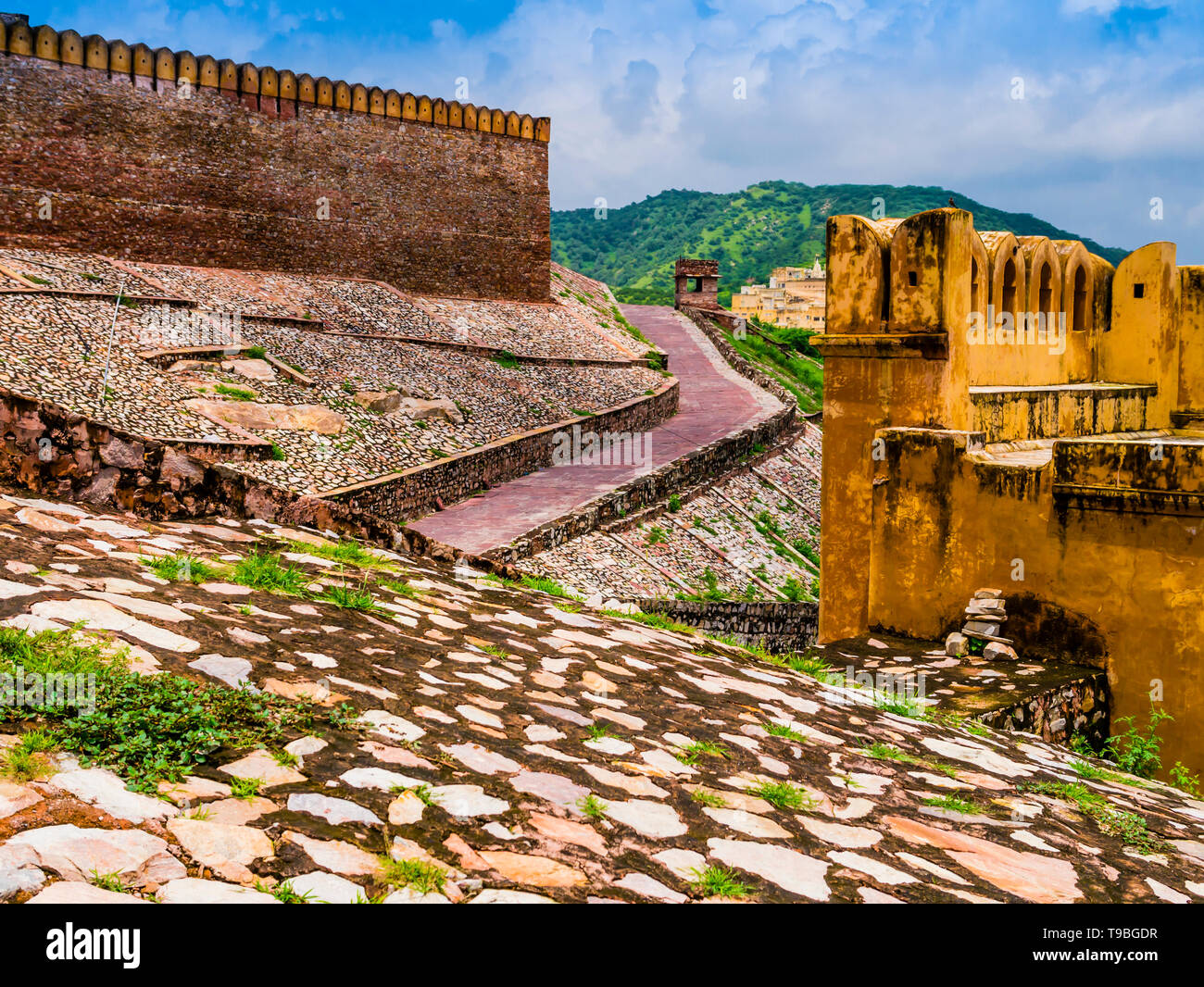 Stunning view of Amber Fort defence walls, Jaipur, Rajasthan, India ...