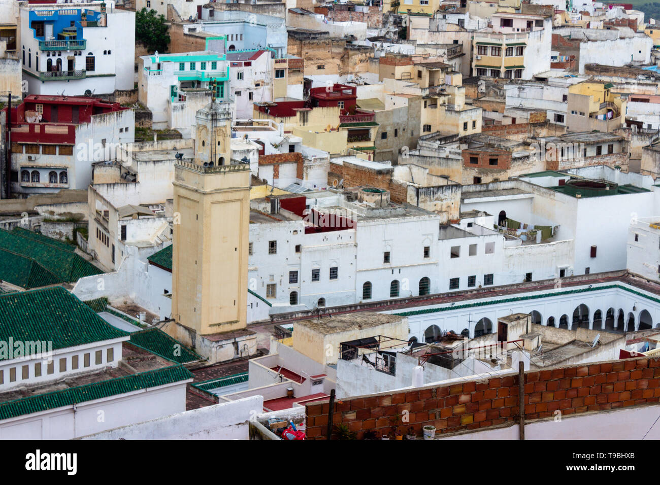 Moroccan windows hi-res stock photography and images - Alamy