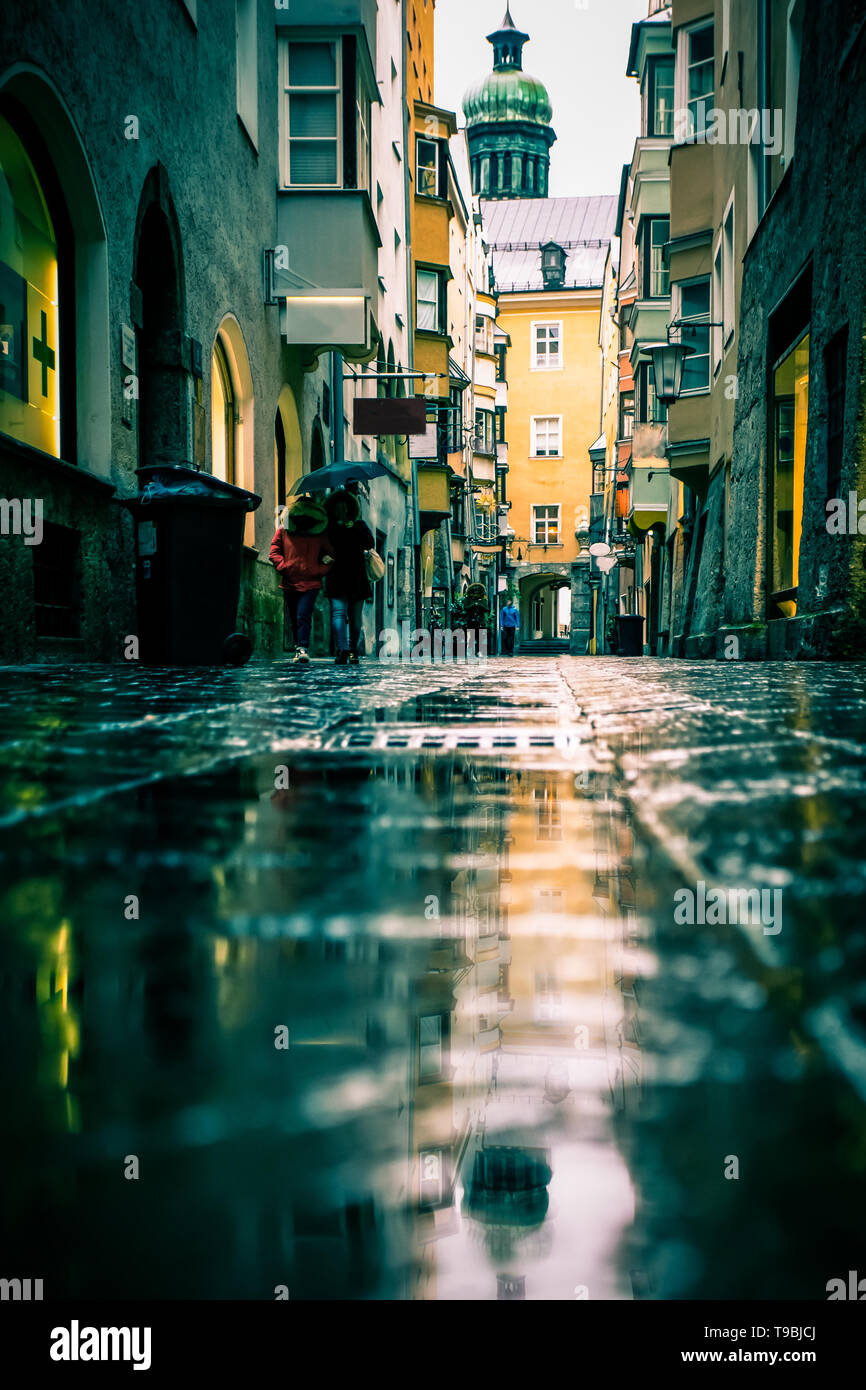 Rainy street scene hi-res stock photography and images - Alamy