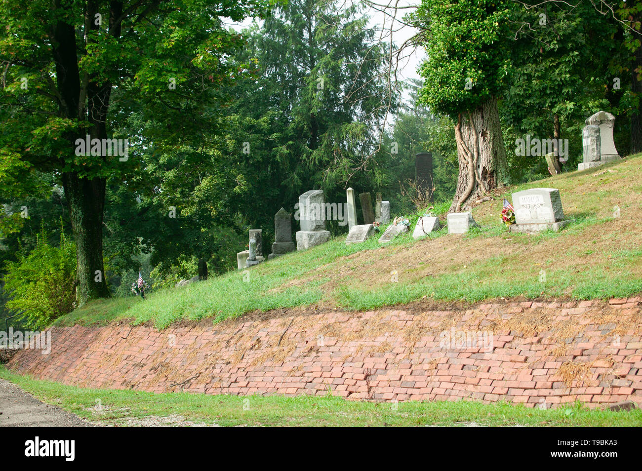 Grove cemetery hi-res stock photography and images - Alamy