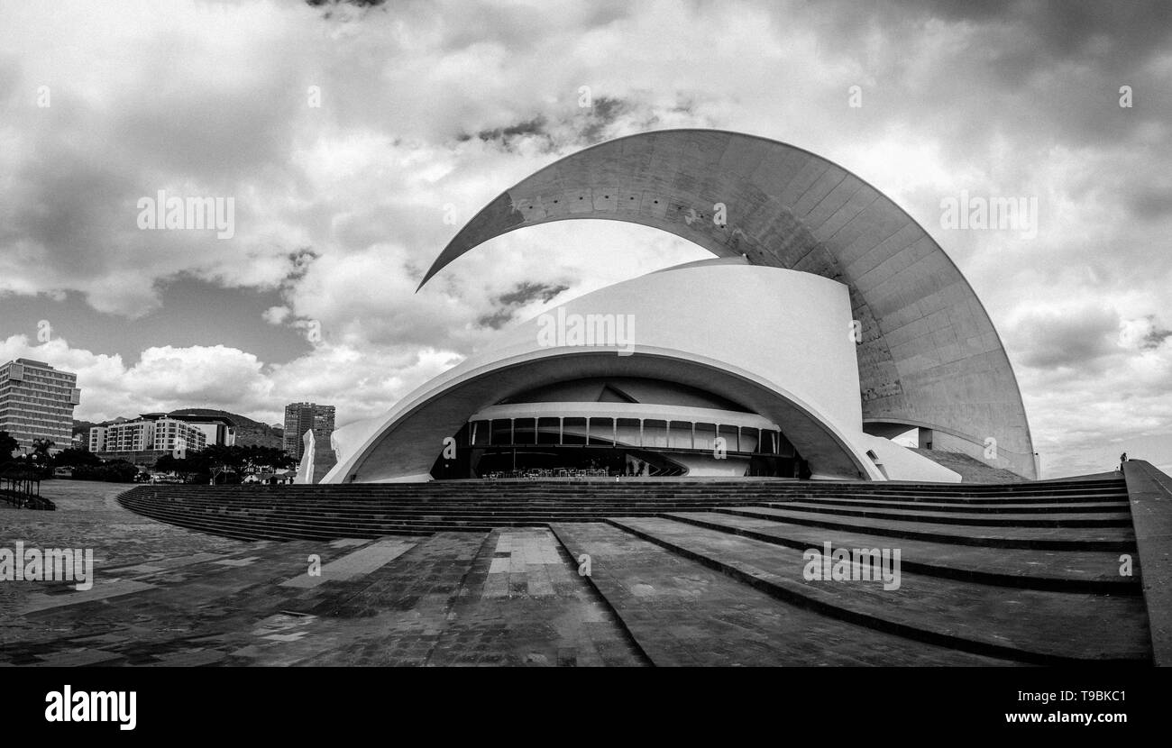 Perfect shapes hi-res stock photography and images - Alamy