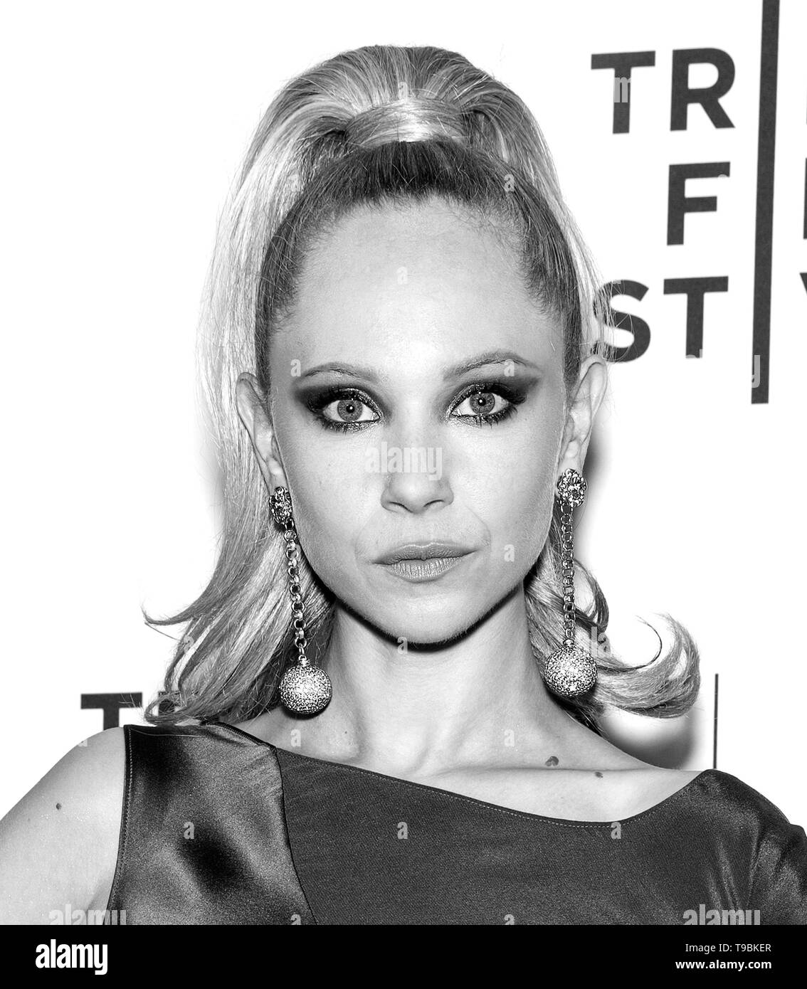 Transmissions juno temple Black and White Stock Photos & Images - Alamy