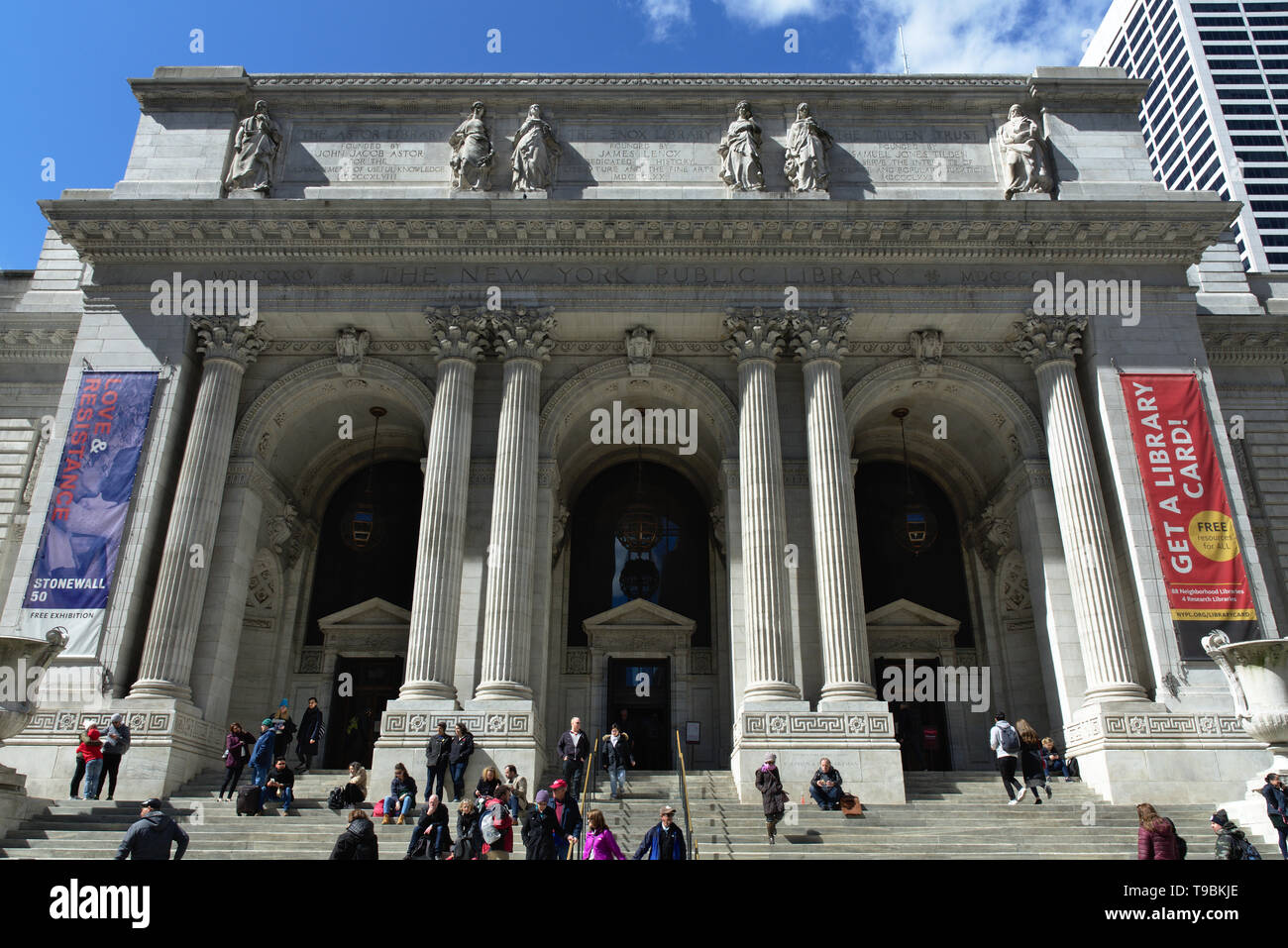 View on the main entrace of the Stephen A. Schwarzman Building of the ...