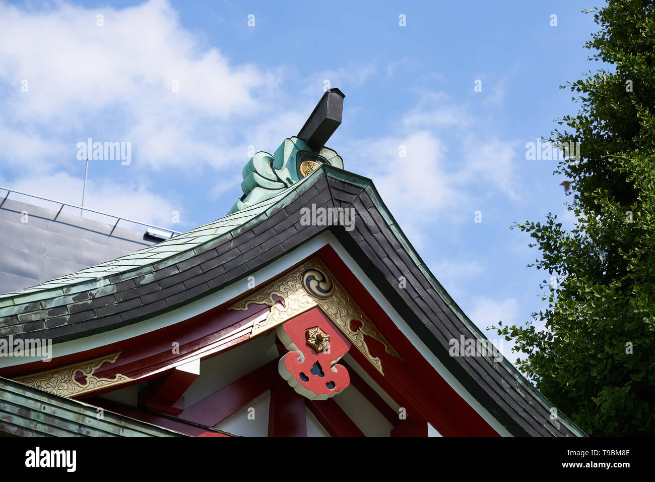Japanese architecture sloped roof hi-res stock photography and images ...