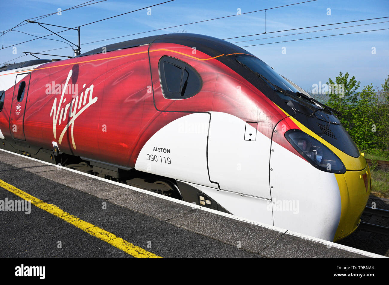 Virgin west coast livery hi-res stock photography and images - Alamy