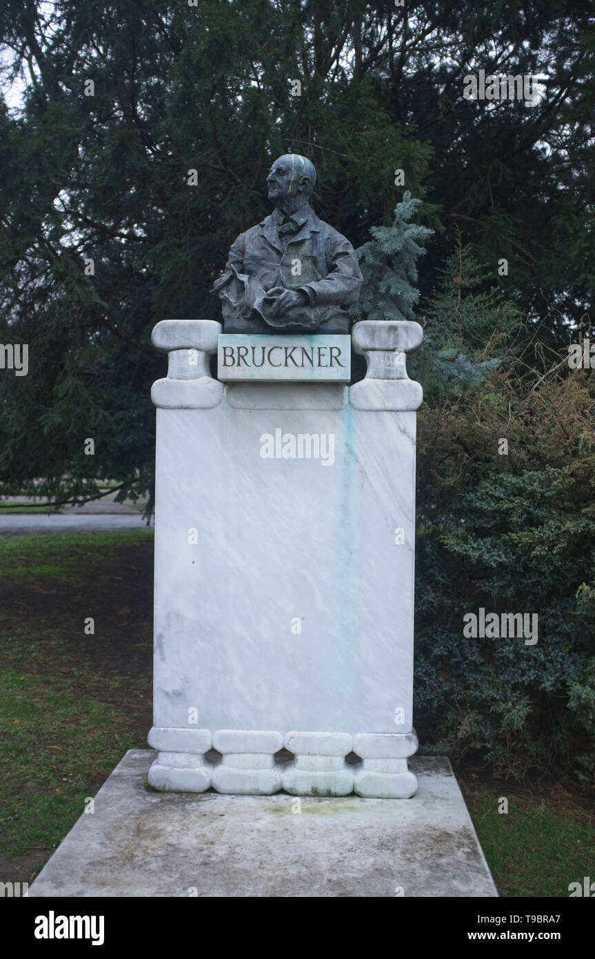 Anton bruckner statue hi-res stock photography and images - Alamy