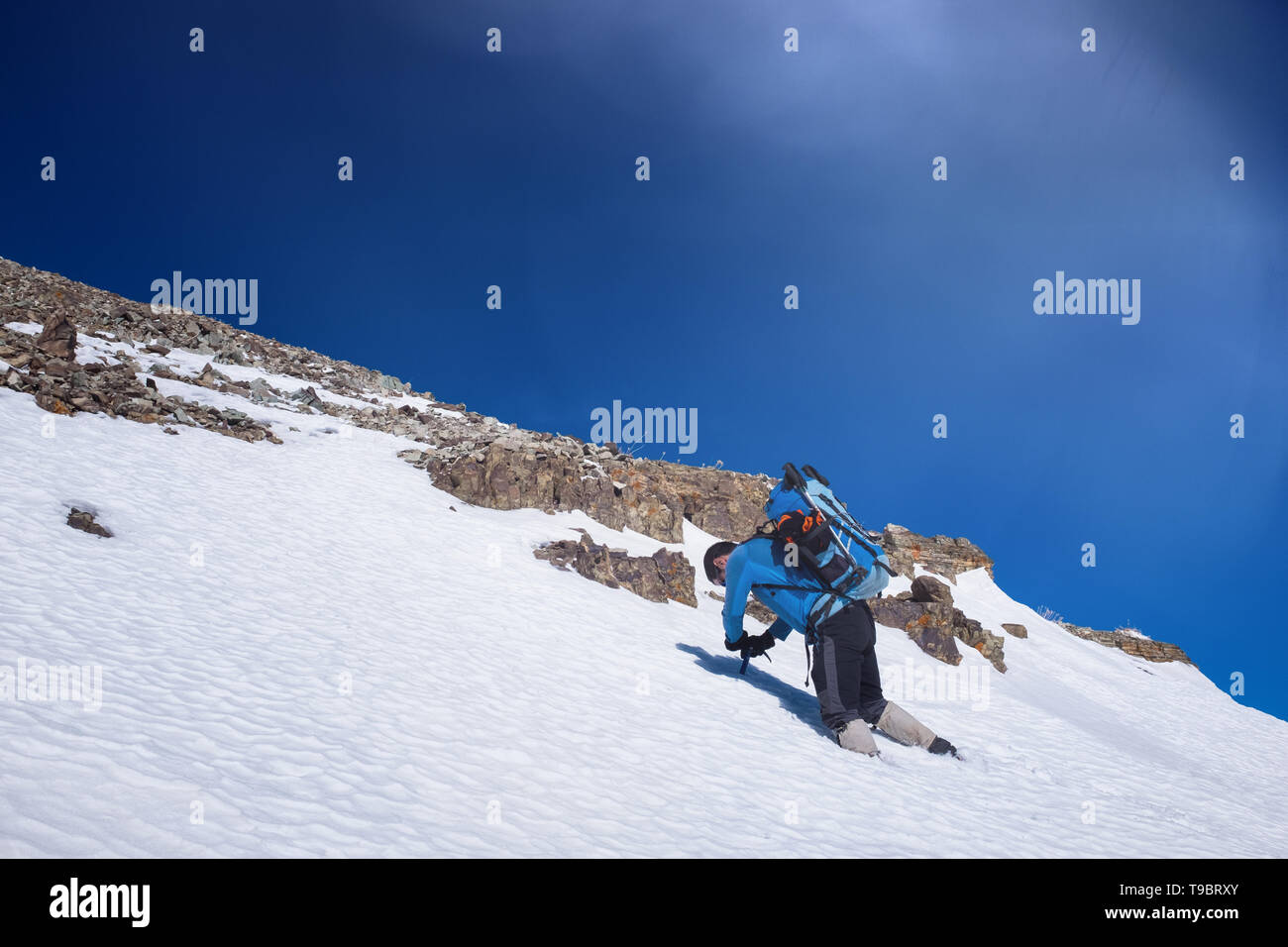 Walks across mountains hi-res stock photography and images - Alamy