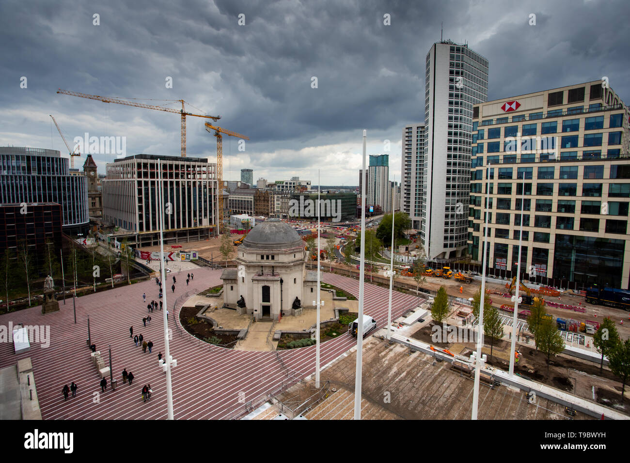 Birmingham centenary square hsbc hi-res stock photography and images ...