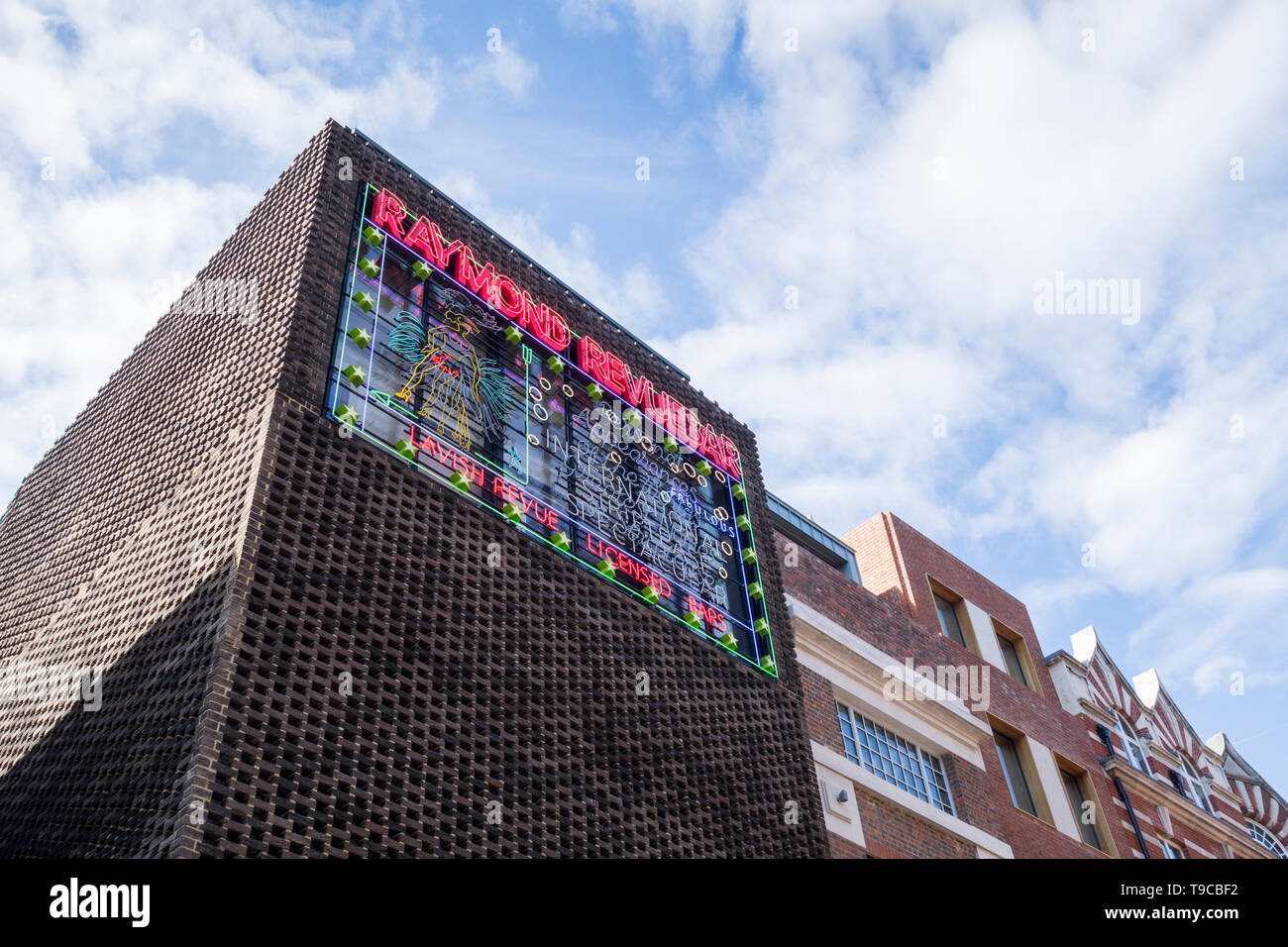 Raymond revue bar hi-res stock photography and images - Alamy