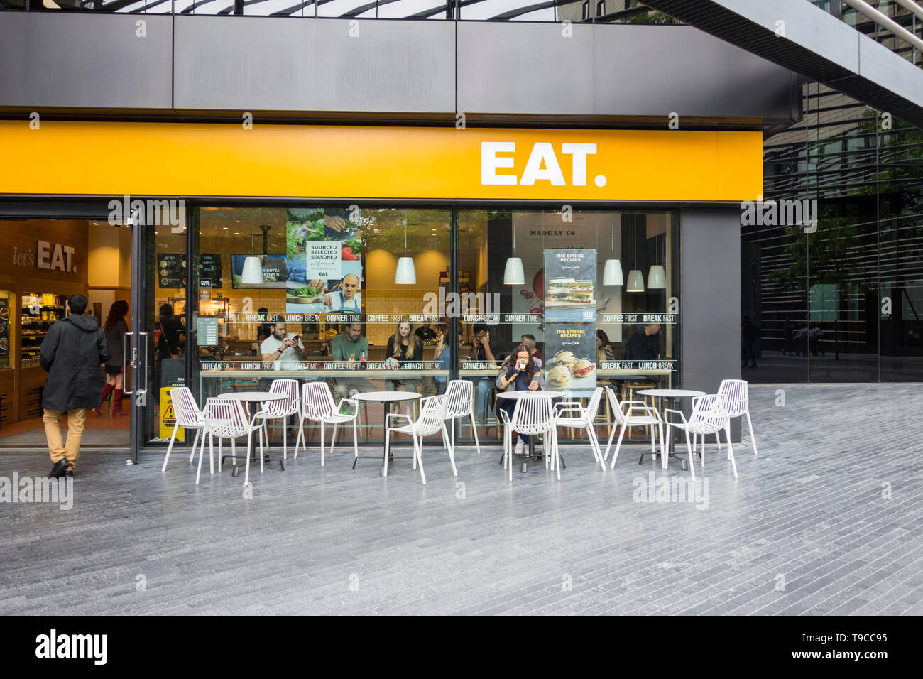 Eat at the restaurant hi-res stock photography and images - Alamy