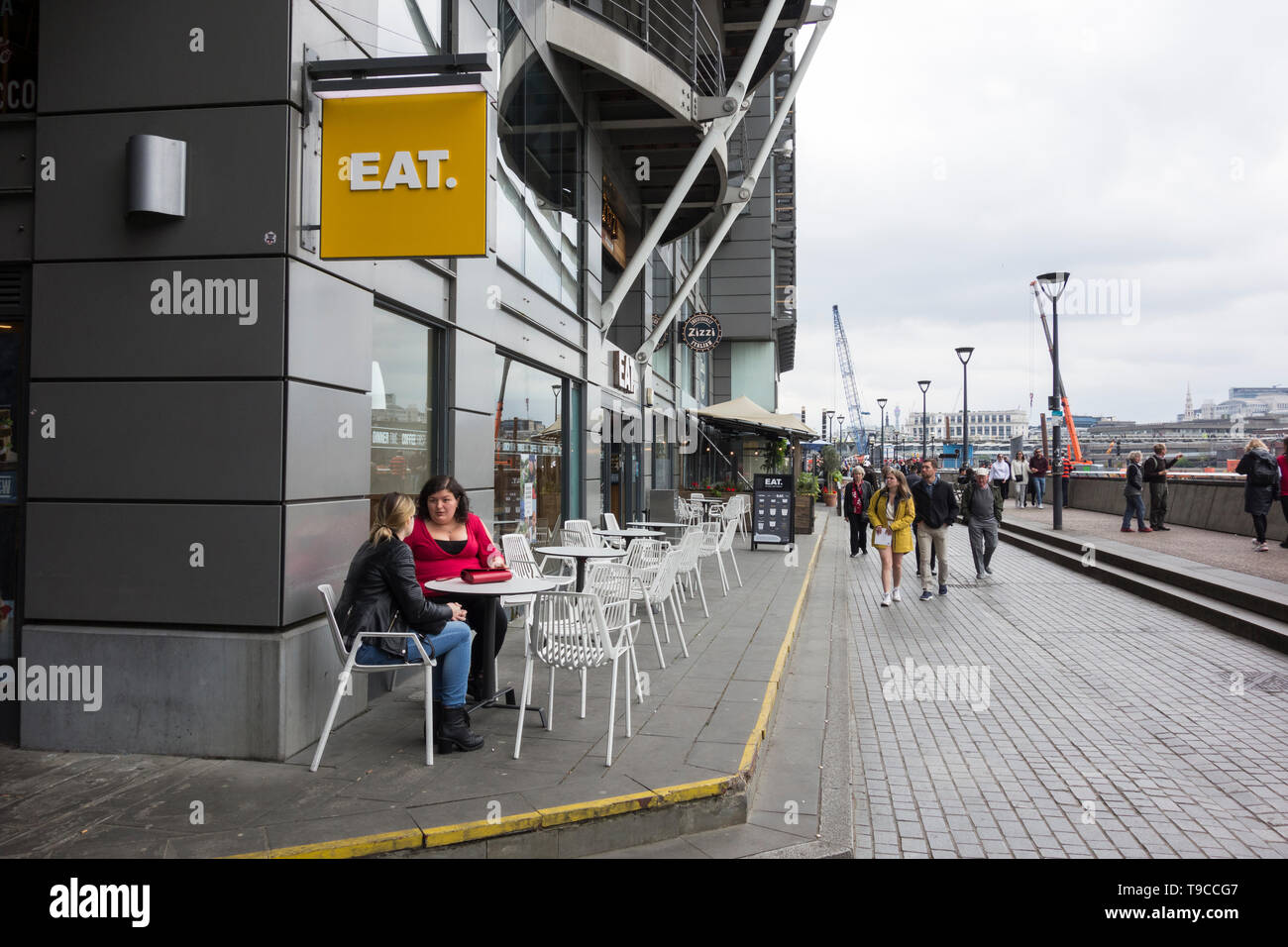 Eat chain hi-res stock photography and images - Alamy