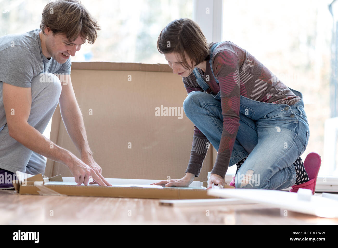 Self relocation hi-res stock photography and images - Alamy