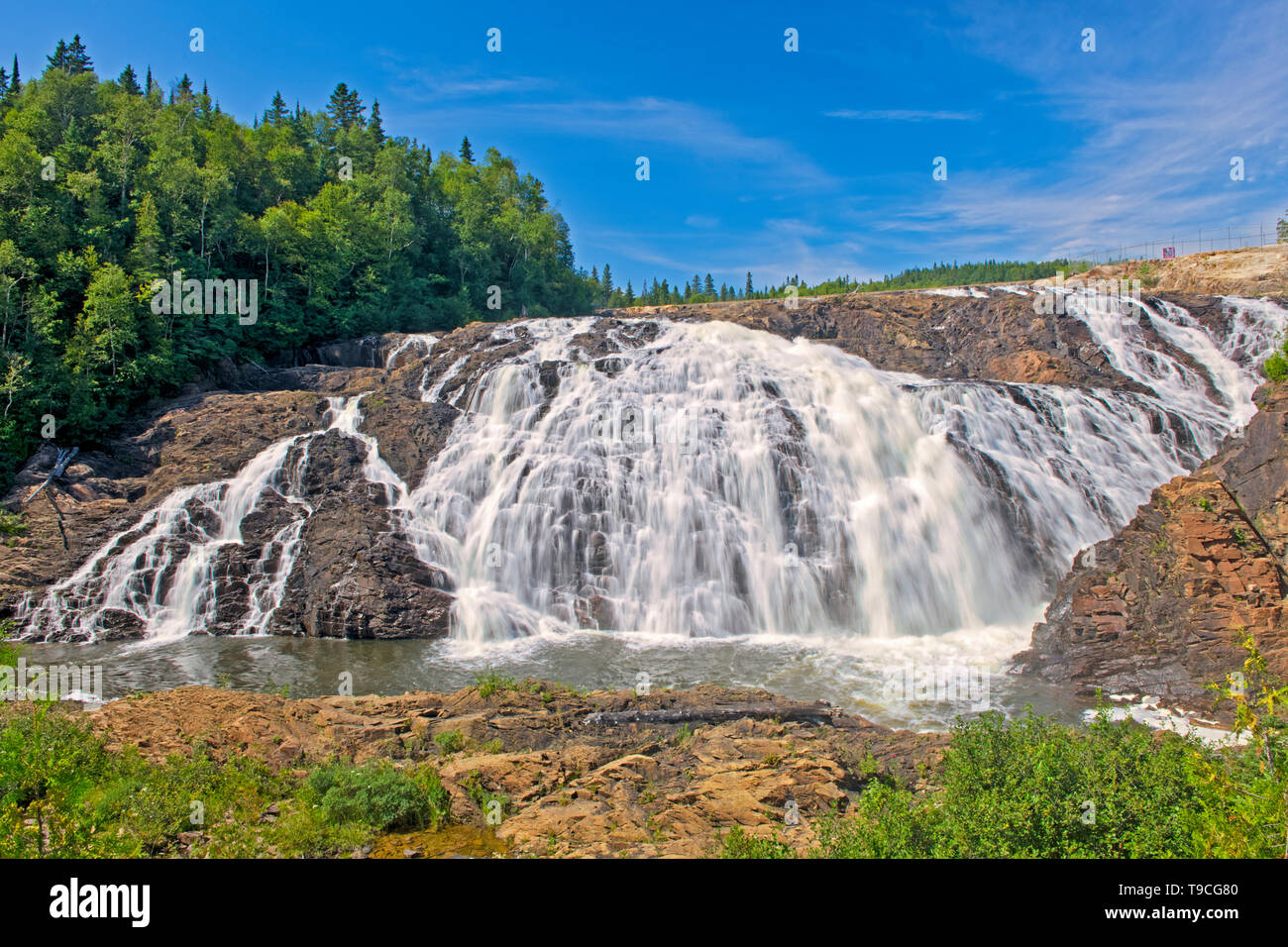 Magpie river hi-res stock photography and images - Alamy