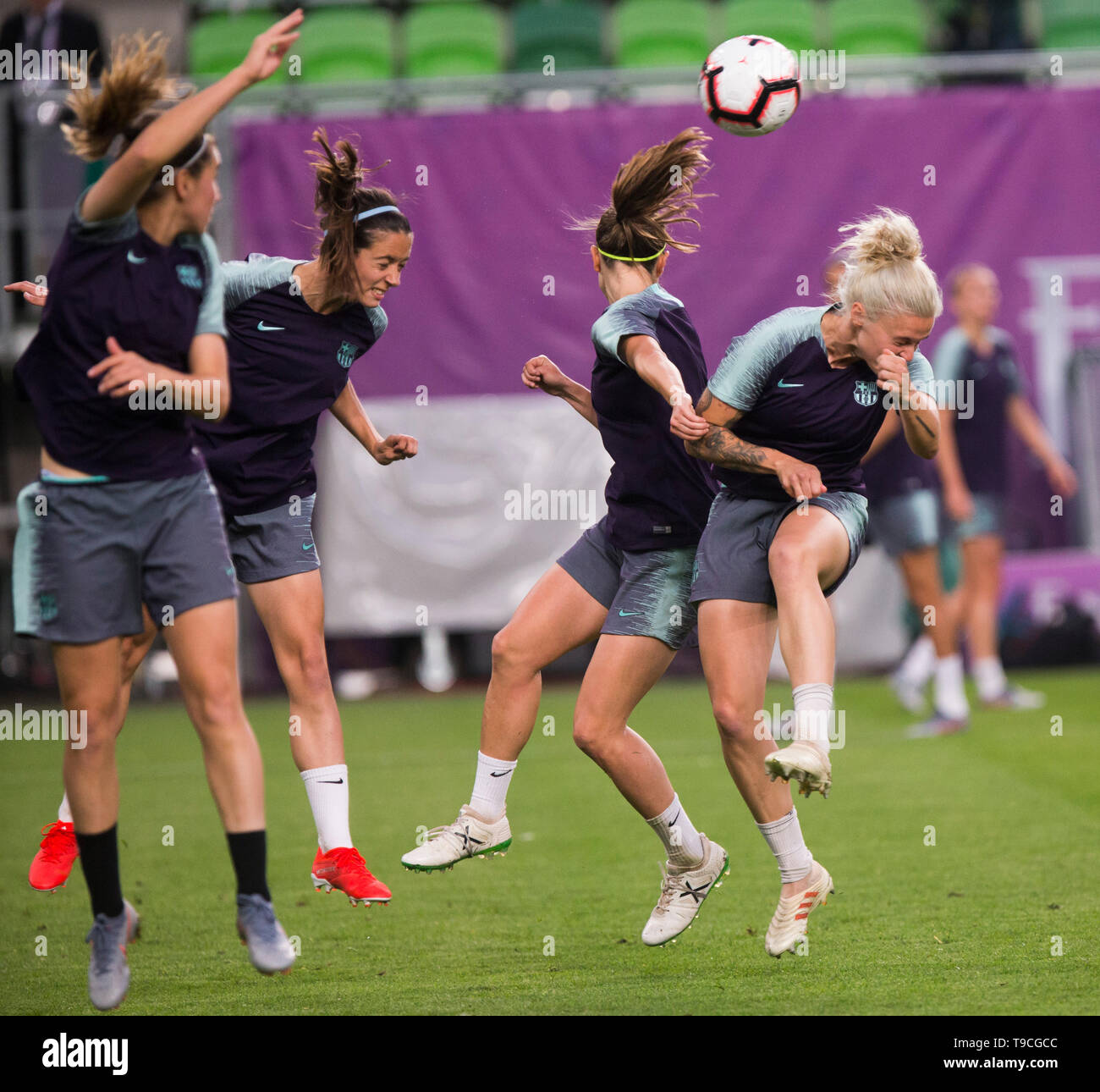 Maria Leon of Barcelona, Losada of Barcelona take part in a training ...