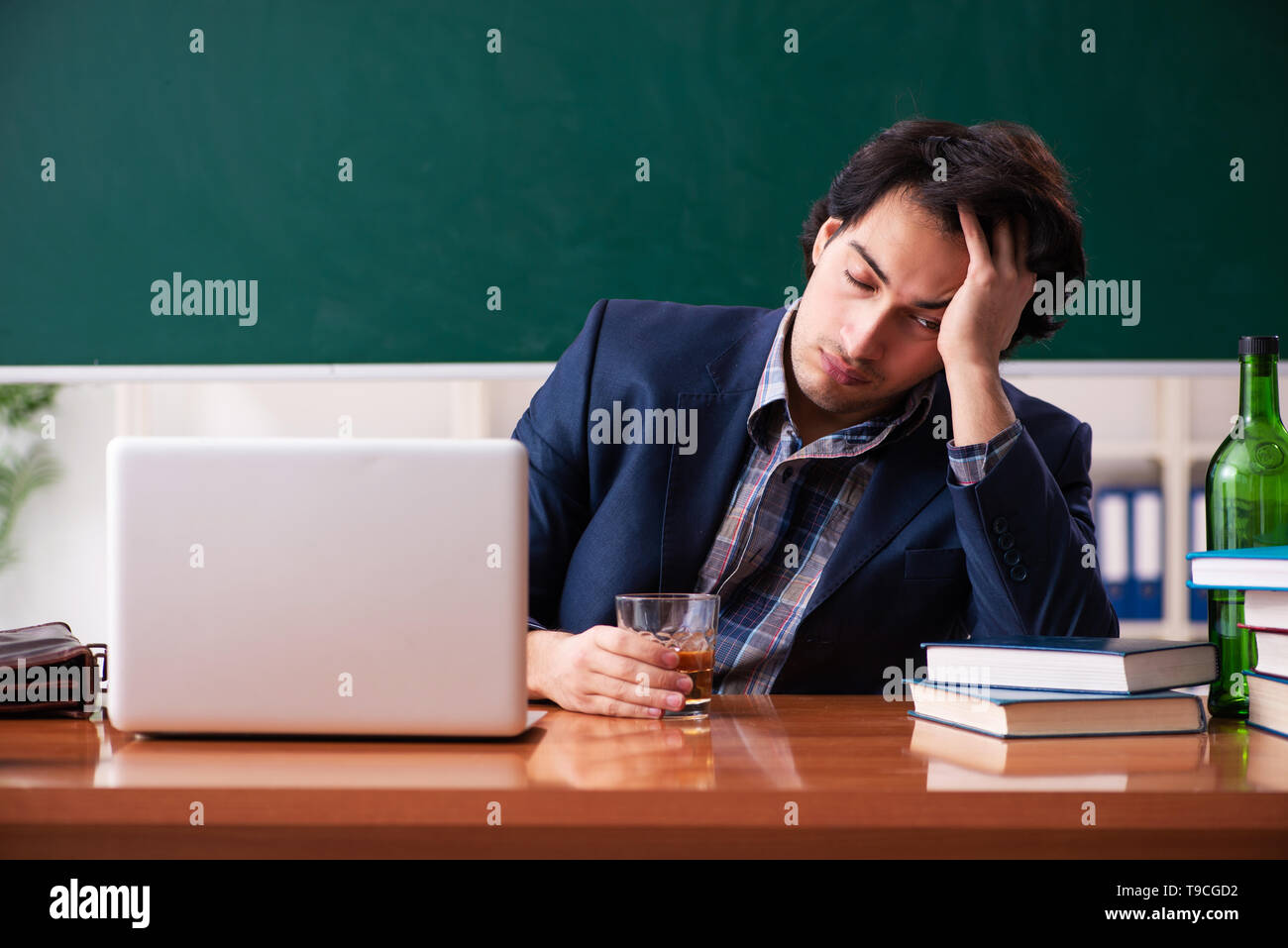 Alcohol classroom booze hi-res stock photography and images - Alamy