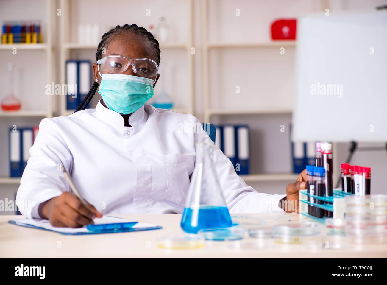 Student science lab record hi-res stock photography and images - Alamy