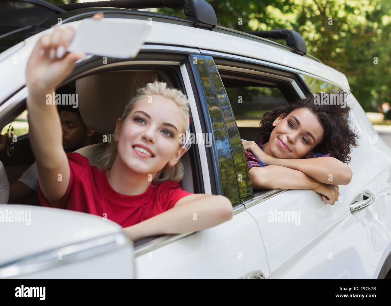Two male friends traveling together hi-res stock photography and images ...