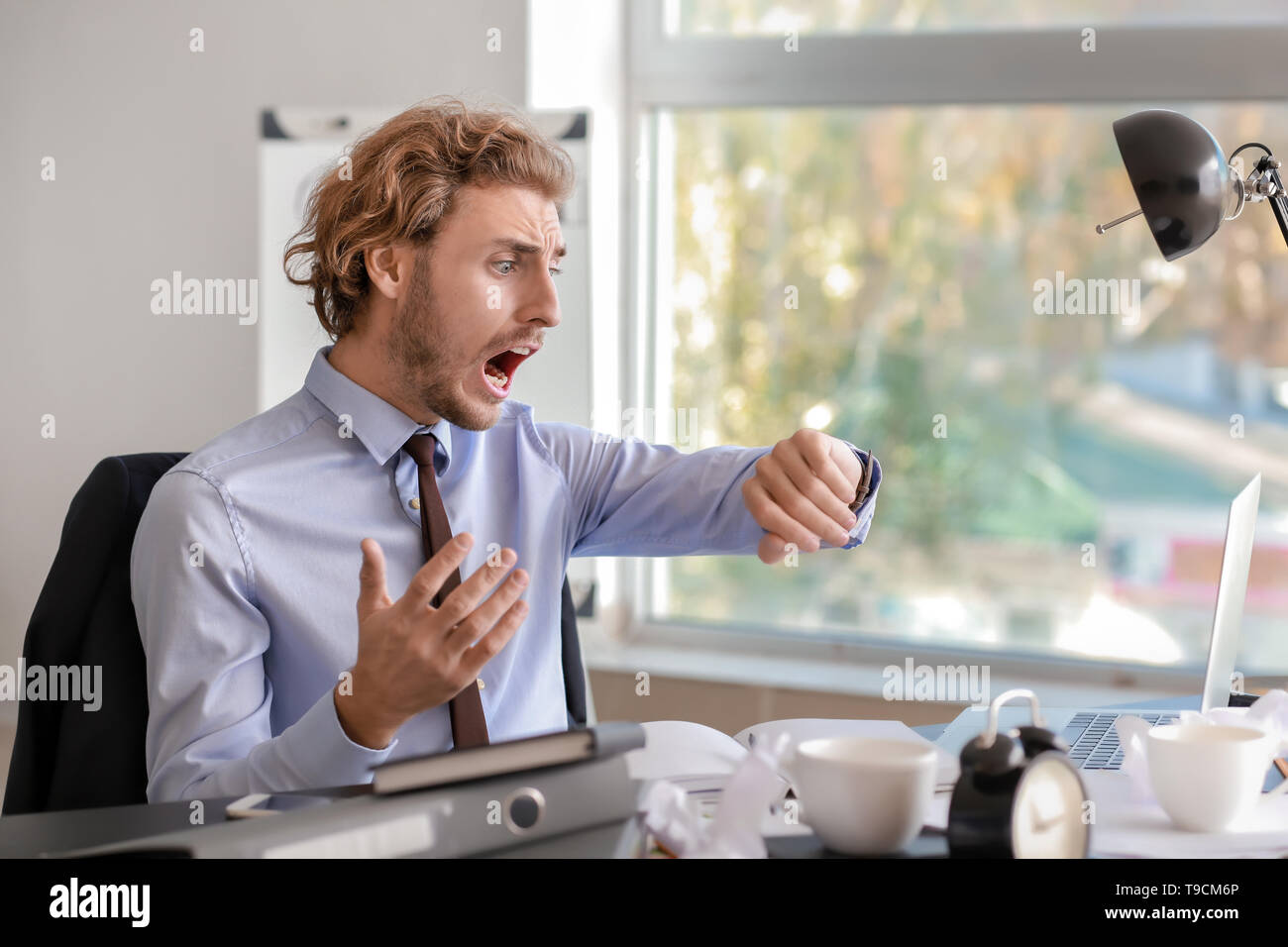 Missing deadlines hi-res stock photography and images - Alamy