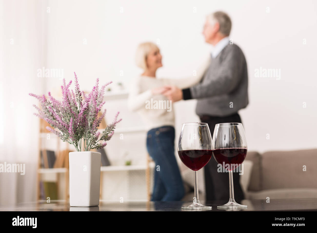 Mature couple anniversary family hi-res stock photography and images ...