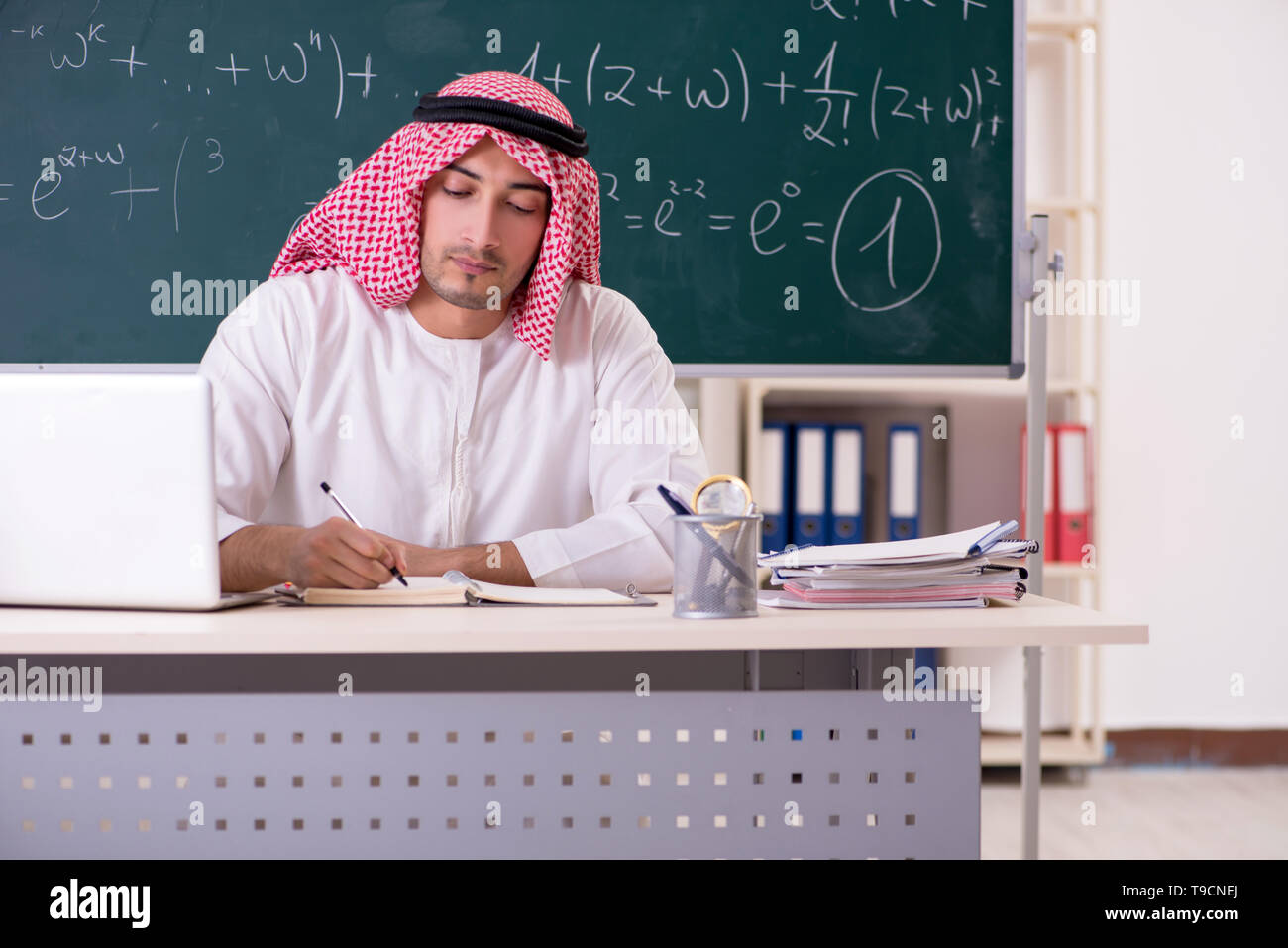 Mathematician arab hi-res stock photography and images - Alamy