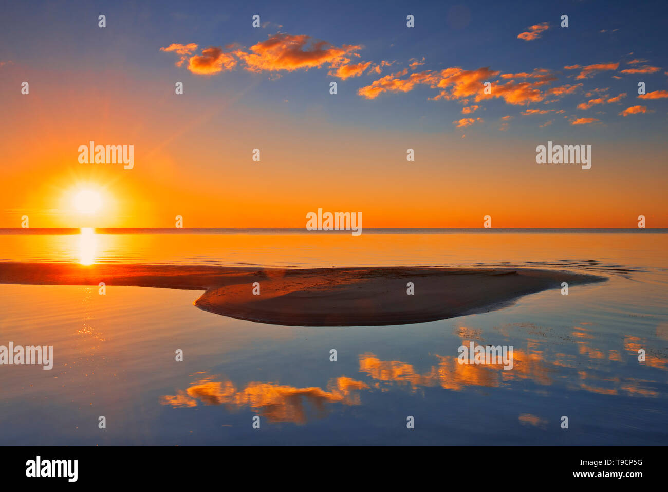 Sunrise on Lake Winnipeg Matlock Manitoba Canada Stock Photo - Alamy